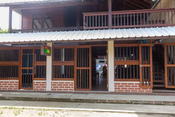 Camping Agua Viva Surf - Con Desayunos Y Frutas - Nuquí