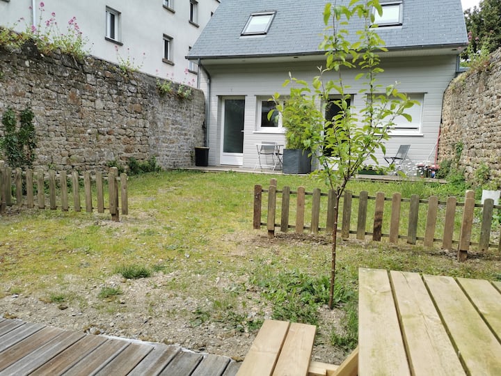 Maison Au Calme, Jardin, Plein Centre (Reinette). - Avranches