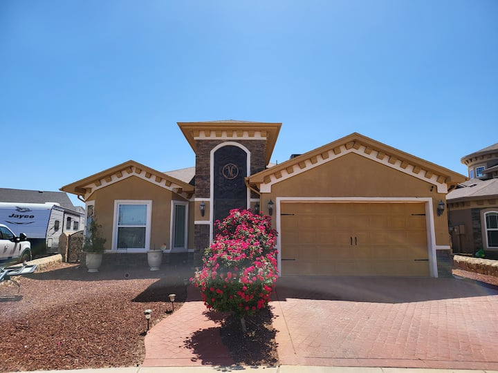 Beautiful, Cozy Retreat "La Estancia" - North Hills - El Paso