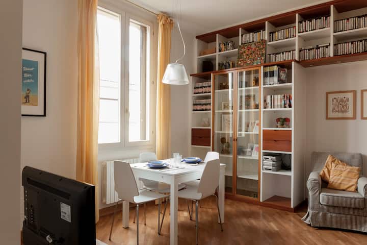 Charming Apartment In The Center - Bolonha