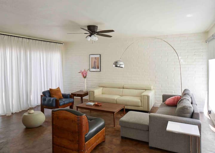 Tranquil Catalina Foothills Entire House King Bed - Tucson, AZ