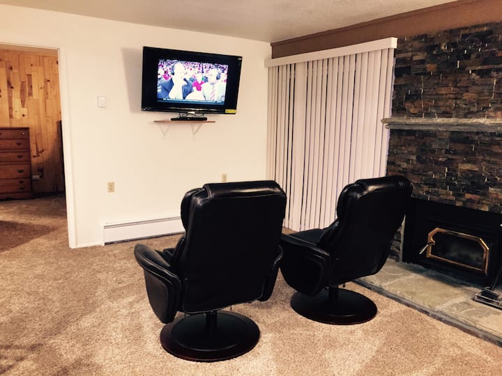 New Remodel Across From The Village - Mammoth Lakes, CA