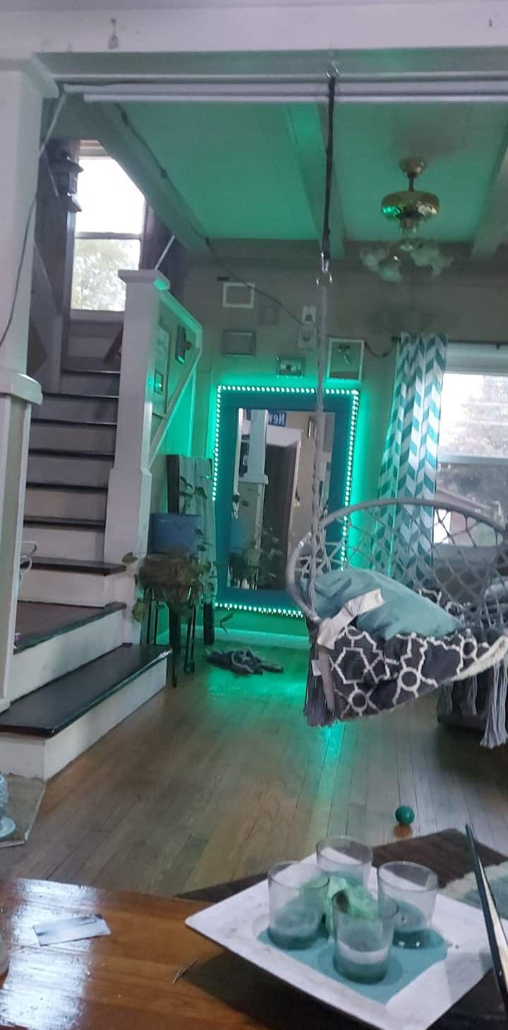 Nap Palace 420 Friendly - Kalamazoo, MI