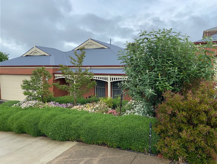 A Delighful Home, 5 Minutes To Bendigo Cbd! - Bendigo