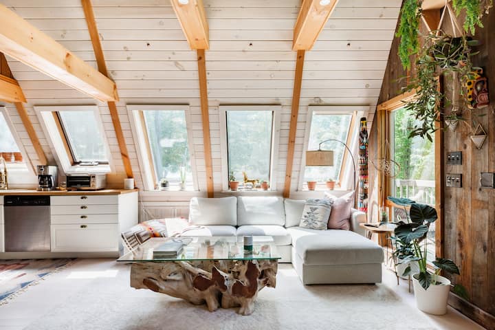 The Canopy House—remodeled Vermont A-frame Near Downtown - Stowe, VT