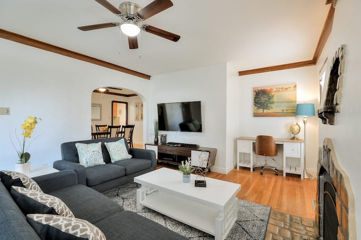 3bed/2bath Spanish Bungalow - Japan Town, Sleeps 5 - San Jose, CA