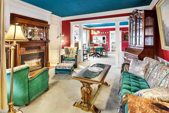 “Paris Room” In Historic Fairhaven Home. - Bellingham, WA