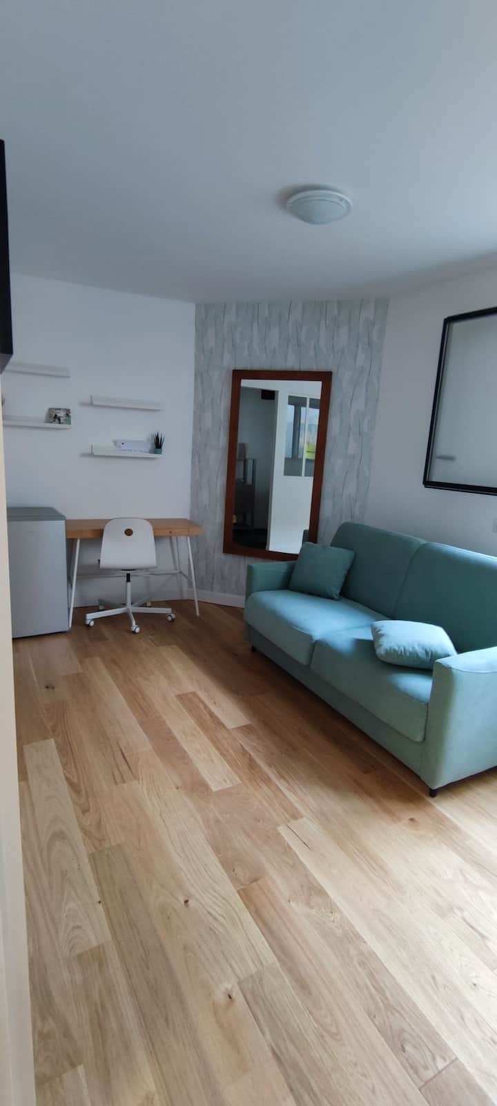 Chambre Avec Sdb Privée Dans Une Maison Au Calme - Courbevoie