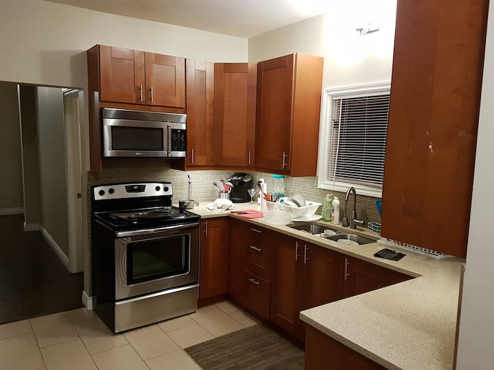 Enchanting Private Bedroom - Female Only Residence - Ottawa