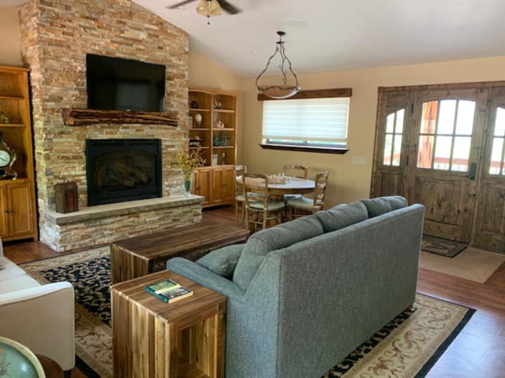 Cozy Animas Valley Sanctuary.  Minutes To Downtown - Durango, CO