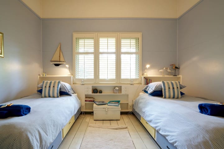 Plover's Rest Four Stay Accommodation - Ventnor