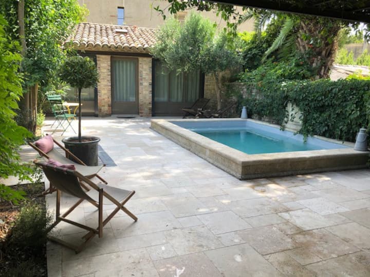 Uzès : Charmante Maison De Ville Avec Piscine - Uzès