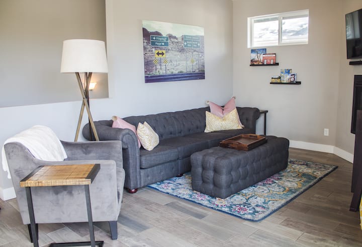 Modern Retreat Near Downtown W/hot Tub & Game Room - Flagstaff, AZ
