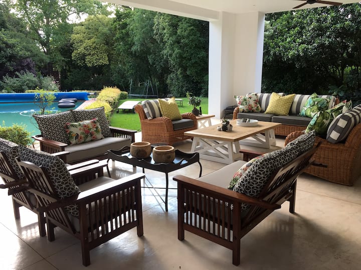 Stylish, Tranquil Home Close To Sandton - Johannesburg