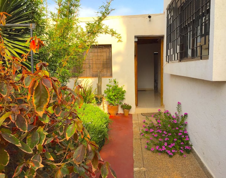 Garden Apt, Spacious, Near Mall & Taxis, 24h Cafés - Rabat