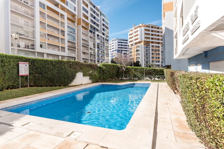 Nuno's Place Near City And Beach (Wifi/pool/ac) Hosted By Emiel - Portimão