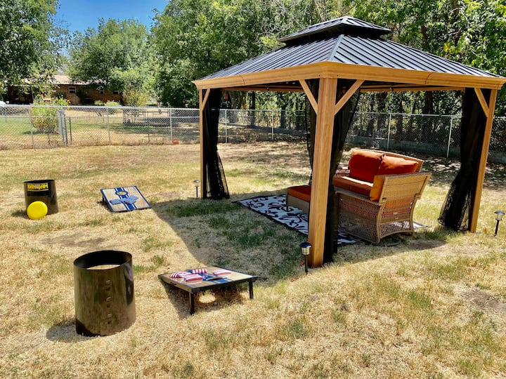 Cozy Cajun Cottage - With Arcade! - Stephenville, TX