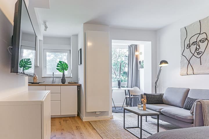 Luxury Apartment Am Rhein Im Herzen Von Heerdt - Düsseldorf