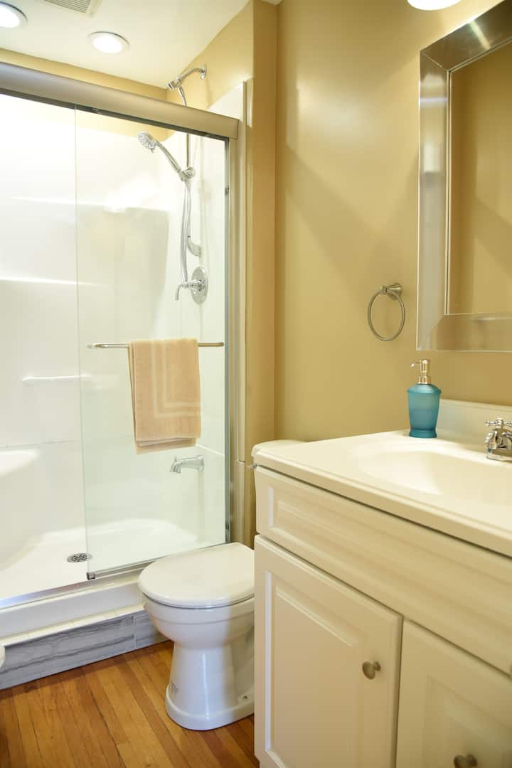 The Penthouse East : Caesar & Cleopatra Suite 300 - Brockville