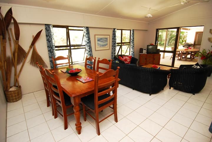 Sunset 5 Bedrooms Beachfront Villa - Cook Islands