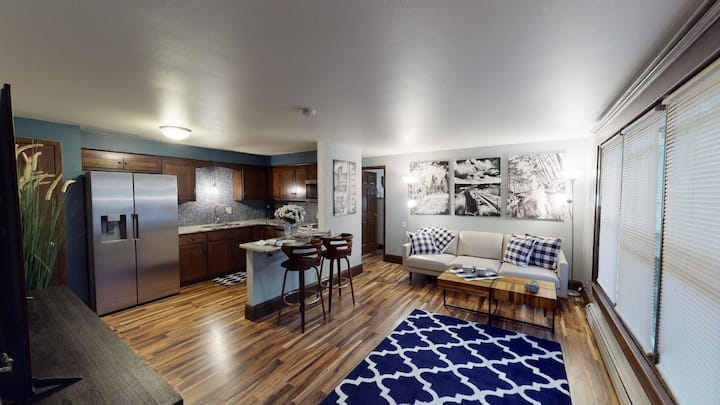 #1 Ritchie's Titletown Suites: Northwoods Glam - Green Bay, WI