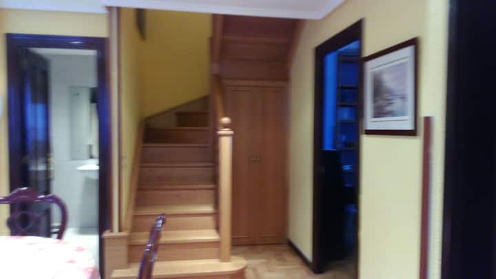 Duplex En Oviedo Con Plaza De Garaje Y Wifi - Oviedo