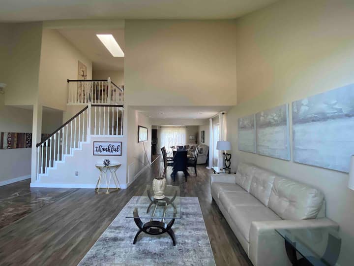 Home In Clackamas - Oregon City, OR