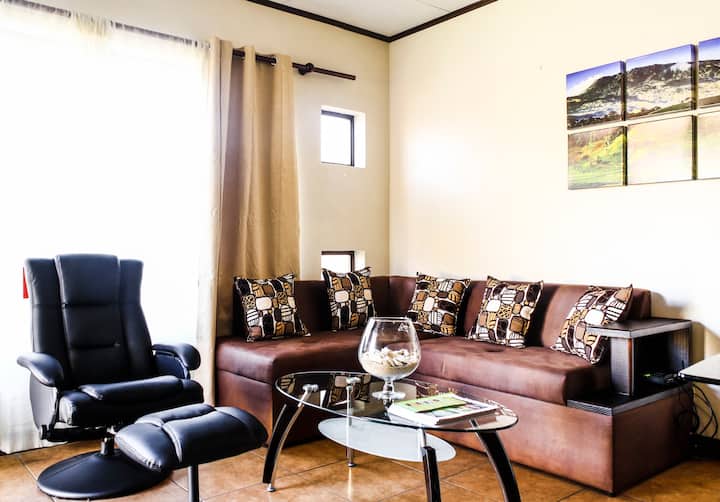 Cozy, Fun, Open Space. Cr Experts. - 