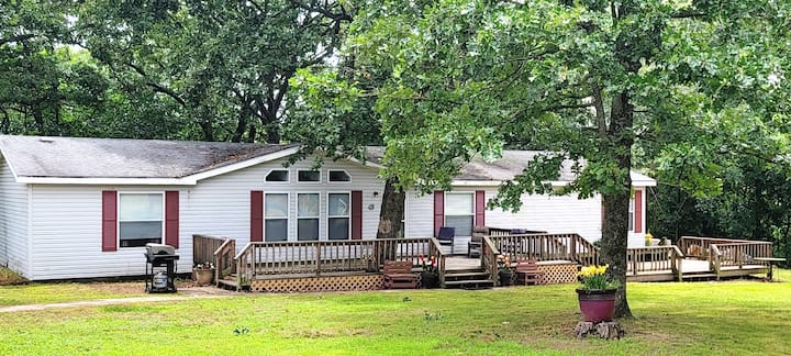 Grandma's House Is Roomy Inside And Out - Lake Eucha, OK
