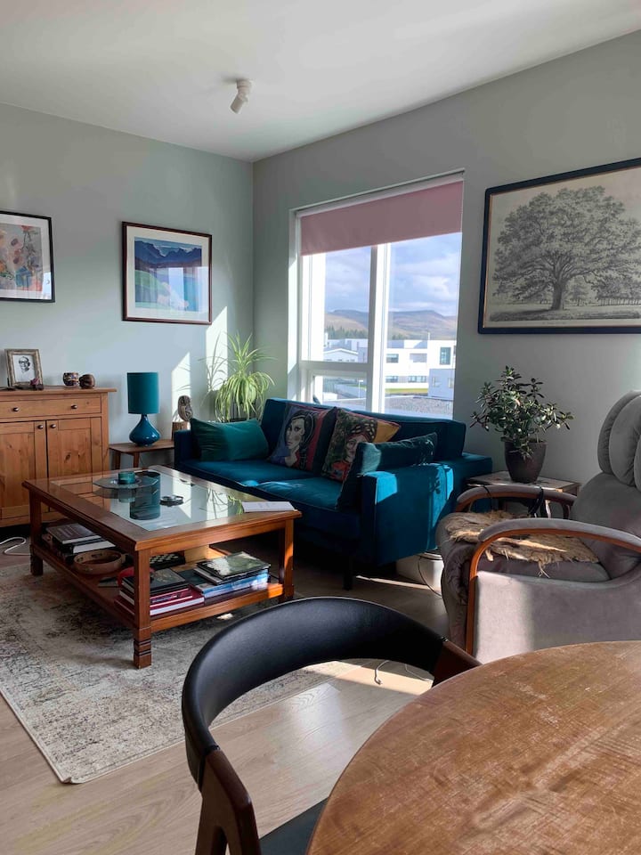Luxury Mountain View Apartment - Iceland