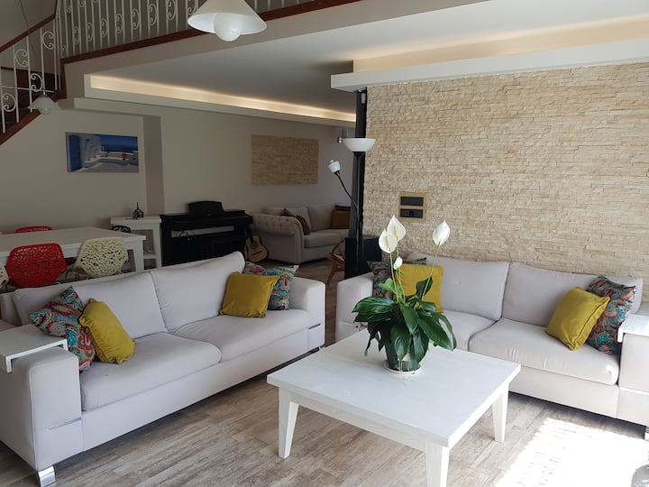 Urla Bağ Yolunda Loft Tarzda Villa.havuz, Keyif. - Urla