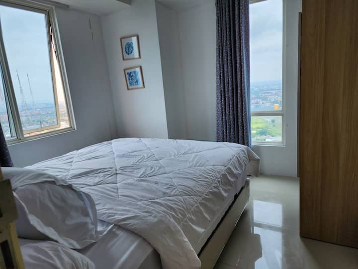 Tanglin 2br A Pakuwon Mall Wi-fi Hotwater Netflix - Surabaya