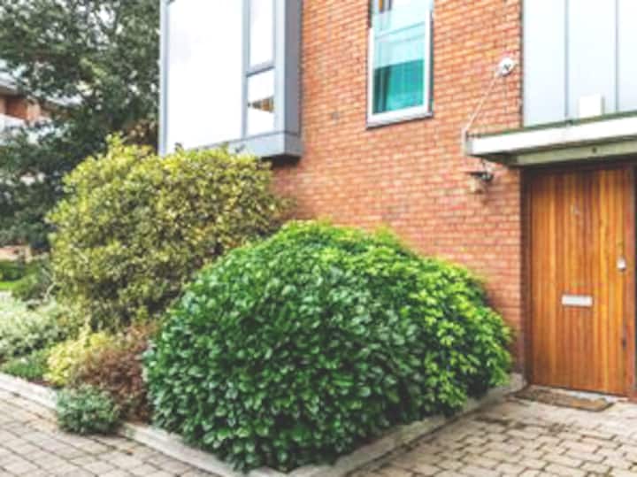 Lovely 2 Bedroom Condo. Very Quiet.exclusive Area. - Dublin