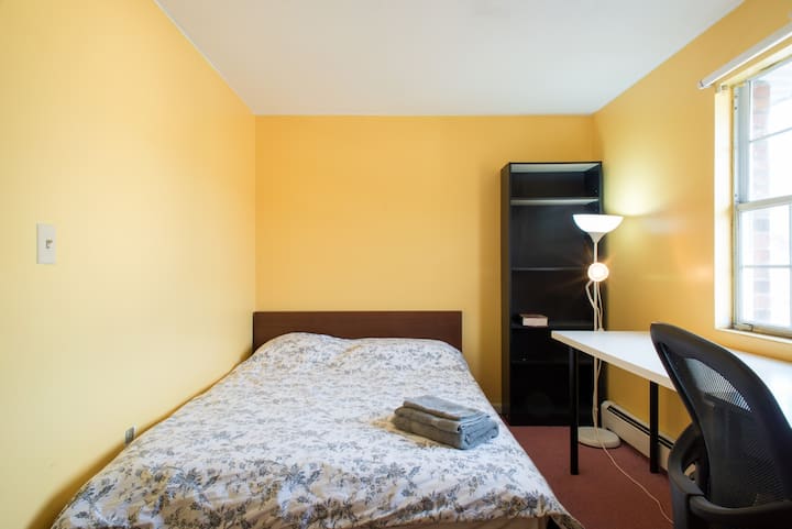 Comfortable Bedroom In A Two-bedroom Aptment Unit - Massachusetts