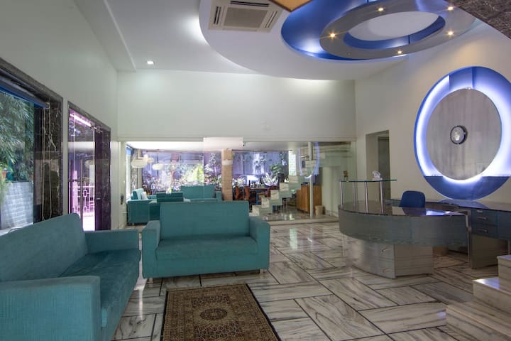 Well Appointed Room - Koregaon Park - Pune