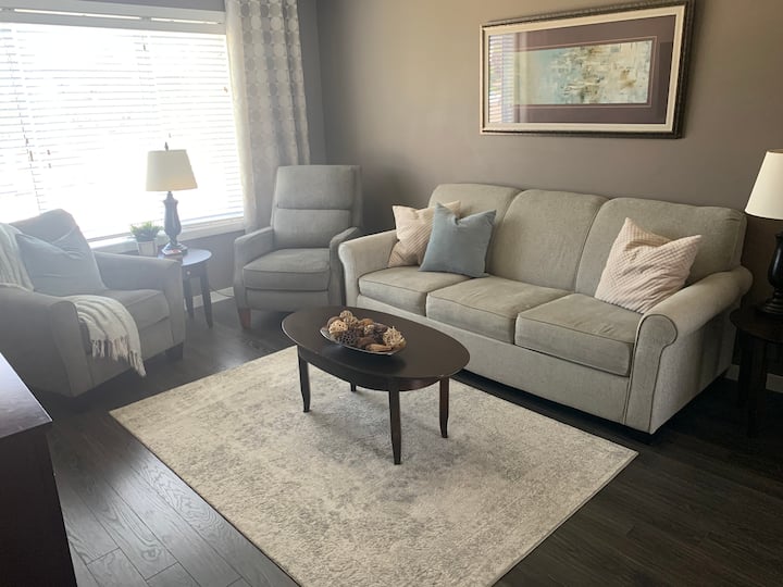 Spacious And Bright 2 Bedroom. Location!!! - Regina