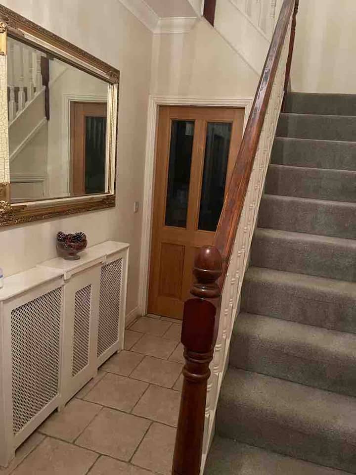 Classy Stay W/ Double Bed En-suite - Kildare