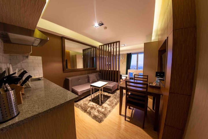 Chic Studio W/ Netflix @ Avida Tower, Cebu It Park - Cebu