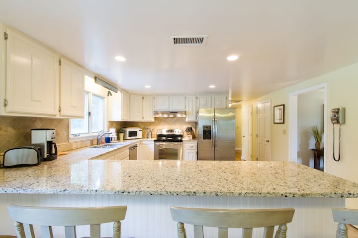 Best Value In Chatham - Immaculate Family Home - Chatham, MA