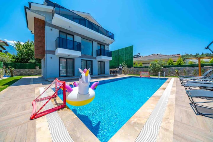 Fethiye’de Havuzlu Lüks Villa S - Hisarönü