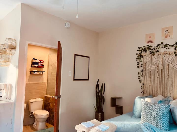 Breathe Easy Apt 4 - Negril