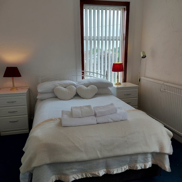 Comfy Double Room In Rutherglen With Parking - East Kilbride