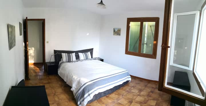 Zimmer üBer Den Reben Des Costière De Nîmes - Beaucaire