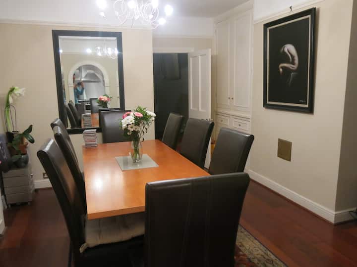 A Beautiful Double Bedroom With En-suite Bathroom - London