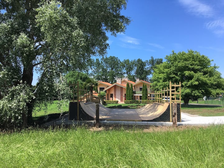 Somo Surf Skate Hostel - Noja