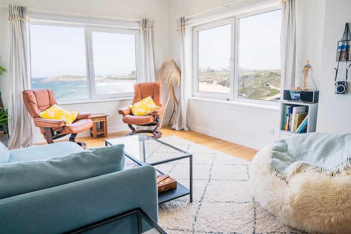 On The Beach! Oceanfront Living At Fistral Beach. - Crantock