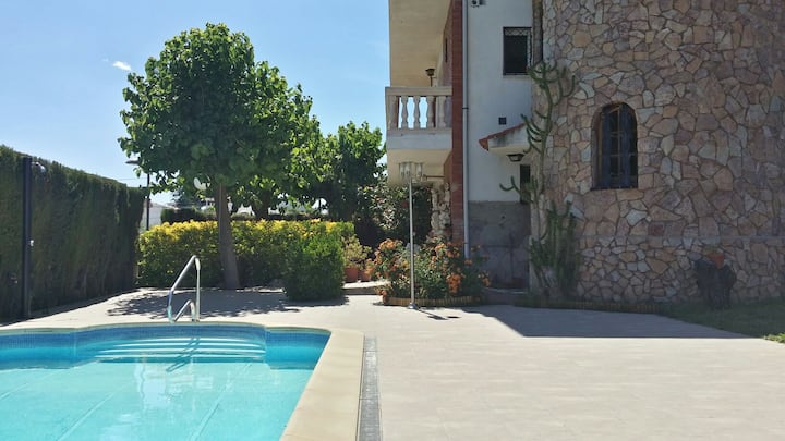 Attic Studio With Private Terrace & Swimming-pool - Pineda de Mar