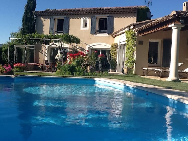 Villa Provençale Avec Piscine **** - Pertuis
