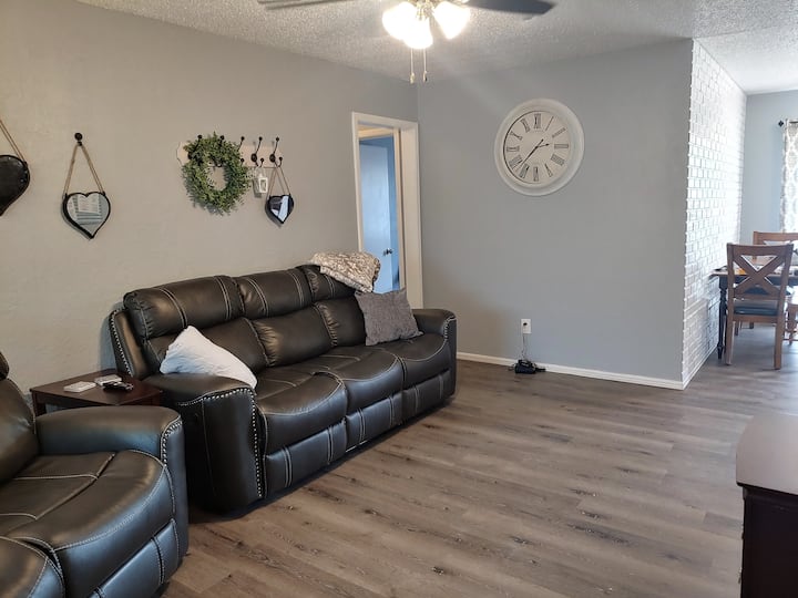 Home Away From Home (Full Kitchen) Ft. Sill - Lawton, OK