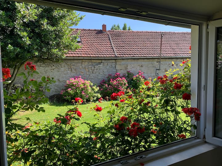 A 5 M De Chantilly, Village Calme. - Chantilly